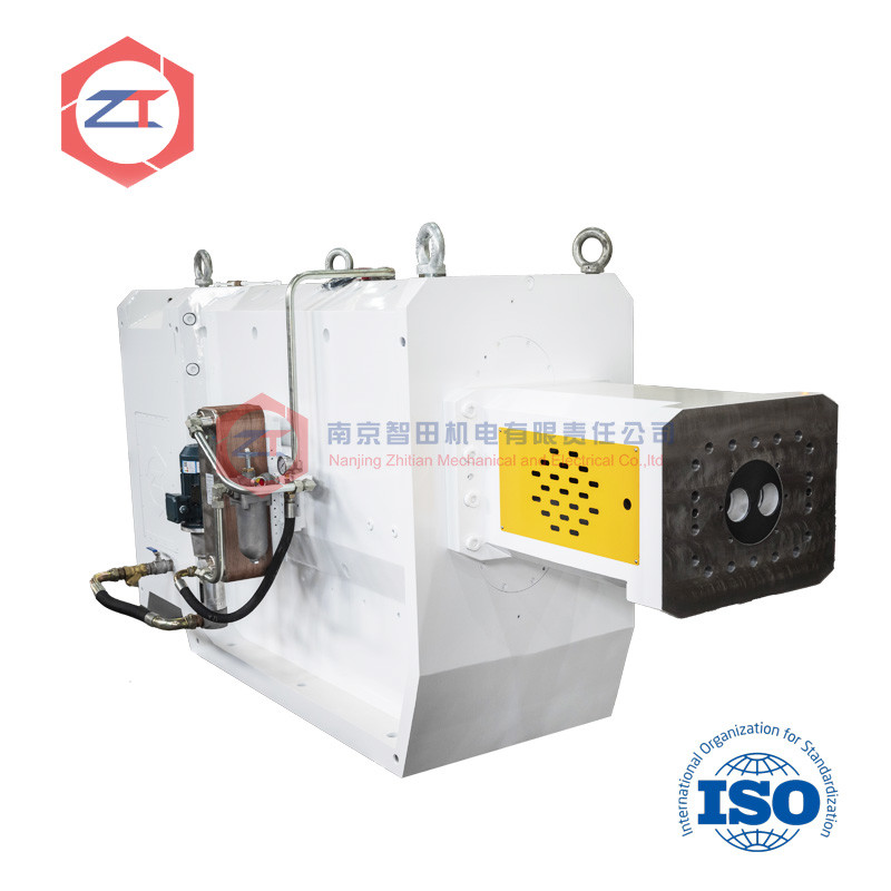 High torque density 18 Nm / cm³ per shaft SHE135L Gearbox for Co ...